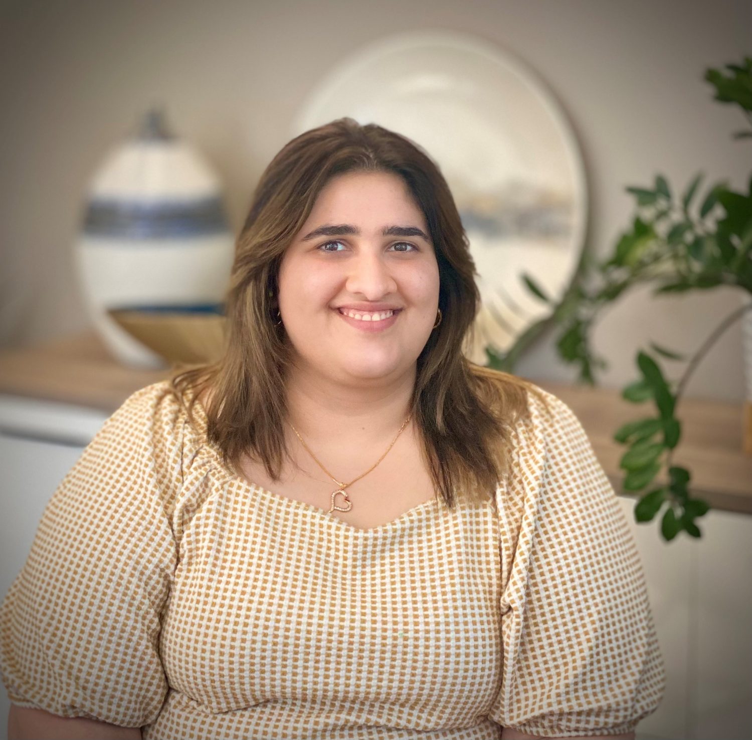 Manar Mohsen - 2Connect - Present with clarity. Deliver with confidence.